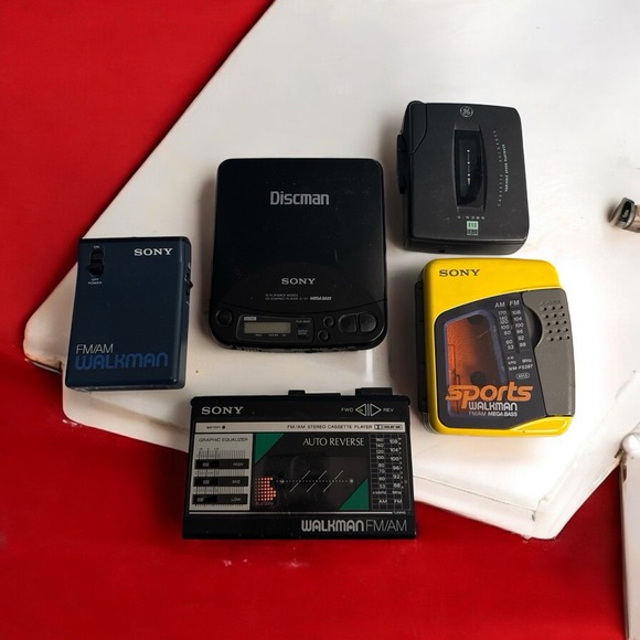 Sony | Portable Audio & Video | Vintage Lot Of 5 Sony Ge Walkman ...